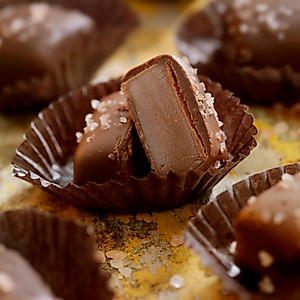 Cybrtrayd 1000 Count No.6 Glassine Paper Candy Cups, Brown