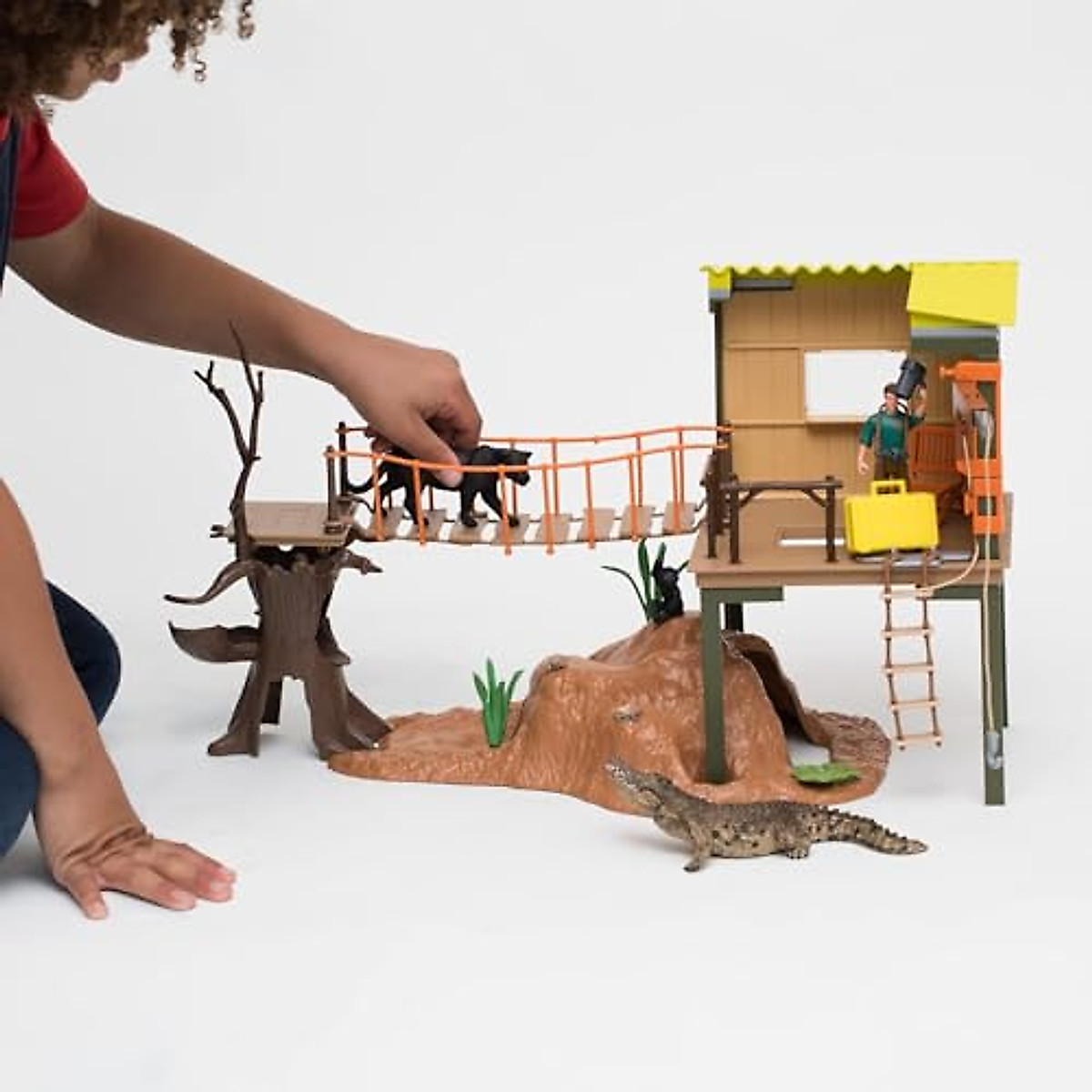 Schleich Wild Safari Ranger Adventure Station Wildlife Action Playset - Safari Animals Tree Toys Playset with Alligator, Panther, Safari Base, Guide Figurine, and More, Gift for Boys and Girls Ages 3+