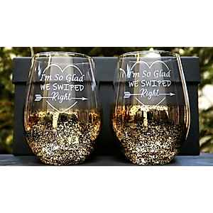 2 Pieces Pack Valentines Day Gifts for fiancée fiancé, I'm So Glad We Swiped Right Hand Etched Stemless Glitter Gold Wine Glass