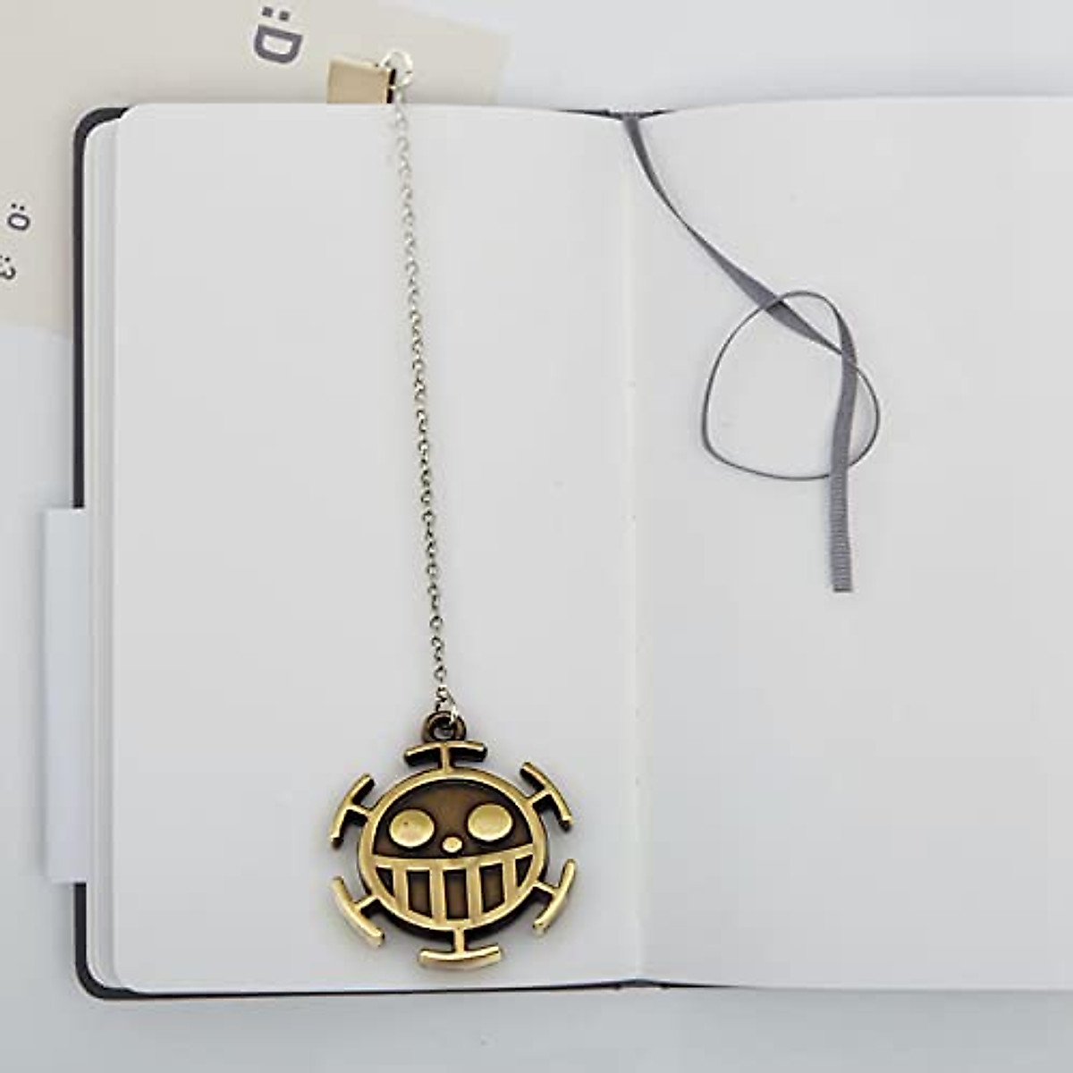 ZOA Anime Metal Bookmarks, Luffy Straw Hat Pirates Bookmark, Vintage Bookmark, Metal Pendant Bookmark, Anime Creative Bookmark Gift (Law)