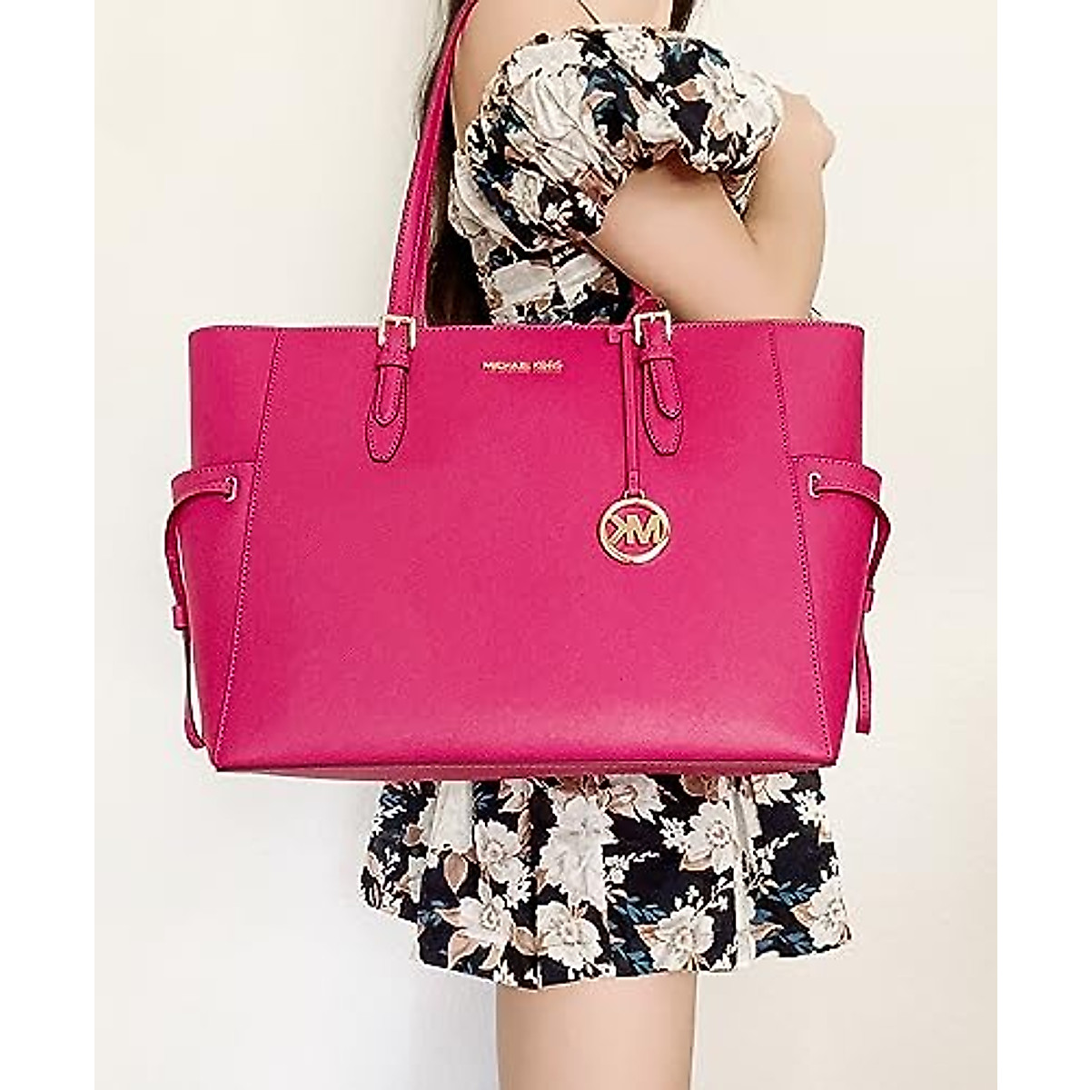 Michael Kors Gilly Large Jet Set Drawstring Top Zip Tote (Carmine)