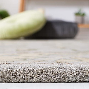 SAFAVIEH Heritage Collection Accent Rug - 4' x 6', Beige & Grey, Handmade Traditional Oriental Wool, Ideal for High Traffic Areas in Entryway, Living Room, Bedroom (HG865A)