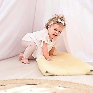 HUAHOO Premium Baby Sheepskin Rug Babycare Nursery Rug 100% Natural Lambskin Blanket Short-Shorn Wool Sleep Pad Medical Sheepskin Hospital Bed Mattress Topper (Beige, Single Pelt 2.5ft x 3.5ft)