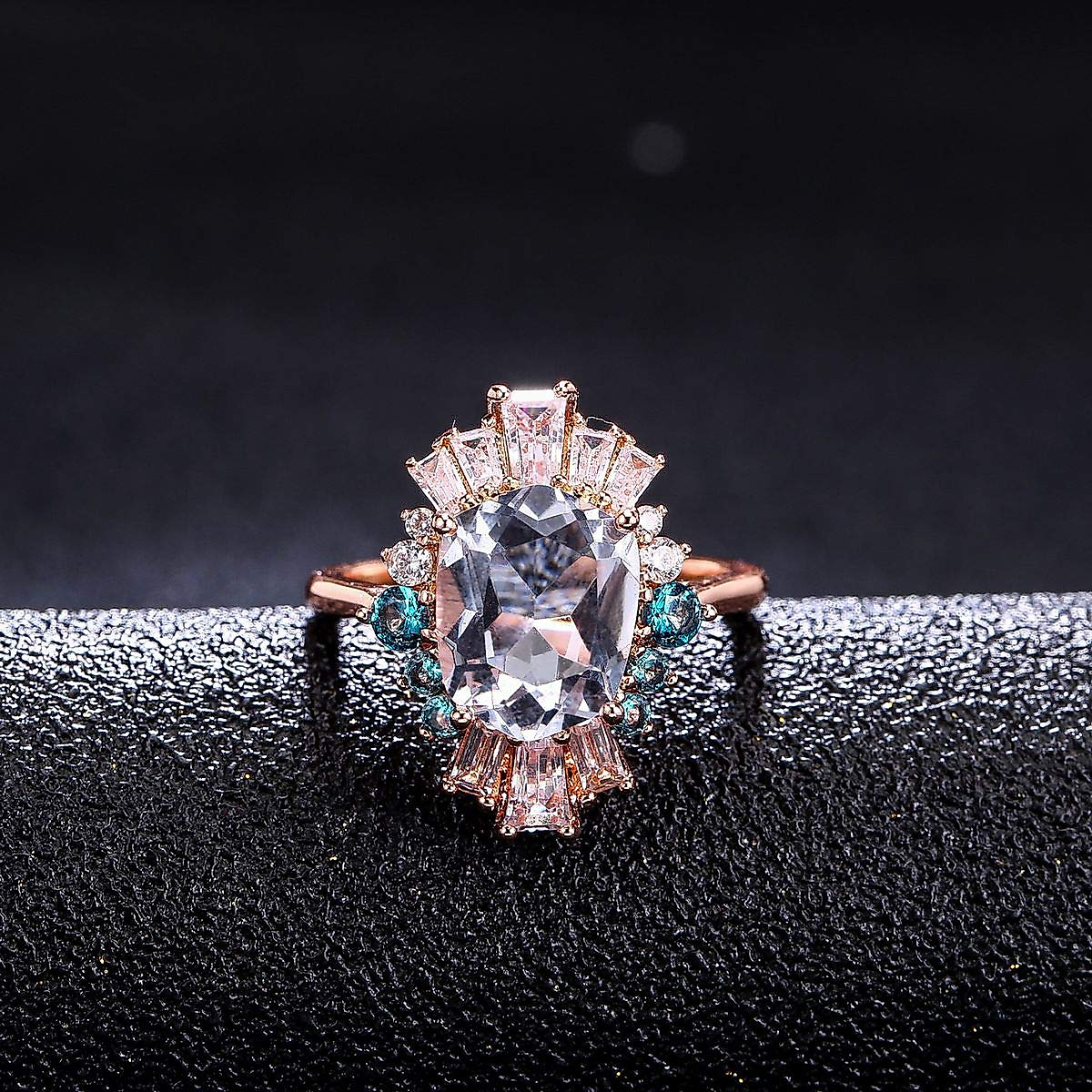 LAZLUVU Oval Cut Cubic Zirconia CZ Engagement Ring Rose Gold Vintage Halo Engagement Ring Promise Wedding Band for Women