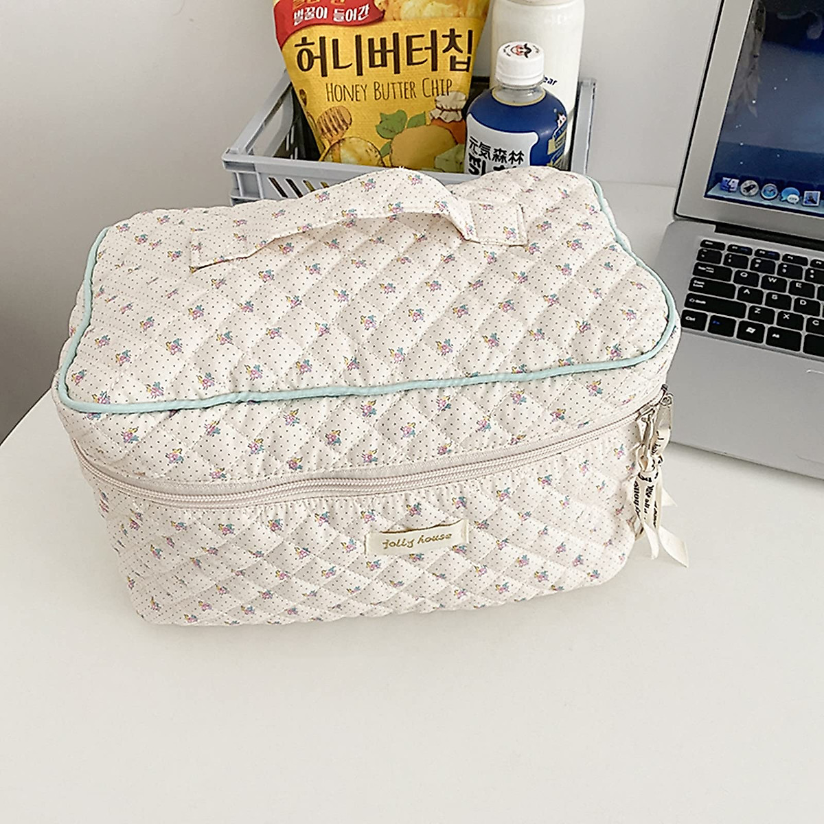 Dalulu Kawaii Floral Makeup Bag Coquette Aesthetic Cosmetic Bag Large Travel Make up Organizer Cute Pouch Cotton Quilted Toiletry Bag for Women Girls Kawaii Stuff (L-Beige Flowers)