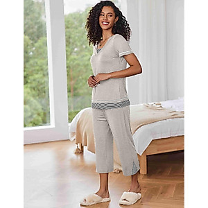 Ekouaer Capri Pajama Sets for Women Capri Pants with Short Tops Sleepwear Ladies Sleep Sets Short Sleeve Pjs Sets Soft Two Piece Loungewear Sets Light Grey