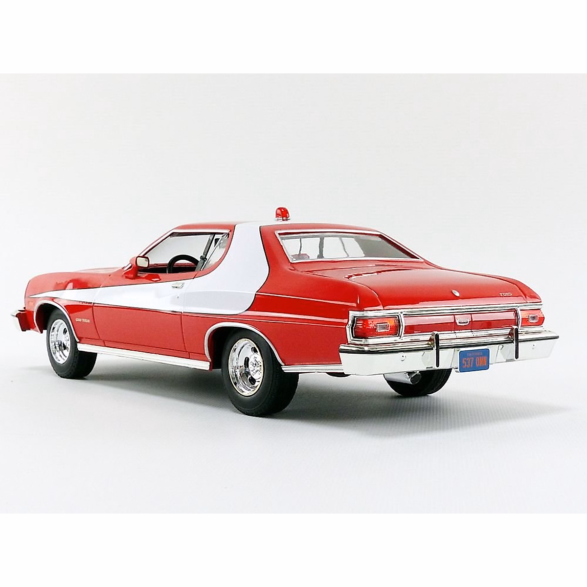Greenlight Collectibles Artisan Collection - Starsky and Hutch (TV Series 1975-79) - 1976 Ford Gran Torino (1:18 Scale) Vehicle