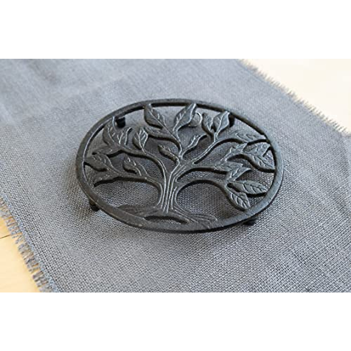 gasaré, Trivet for Hot Dishes, Pots and Pans, Metal Trivet, Tree Roots Oval Design, Cast Iron, Rubber Feet Caps, Ring Hanger, 8¼ x 7 Inches, Brown Finish, 1 Unit