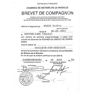 6 Champagne and Cocktails Crystal Glasses - 6 Colors Assortments - Roemer Service Diamant (17 cl) - Klein House - Company : Artisan du Cristal - Gift Set - Stamped : Klein 54120 Baccarat France