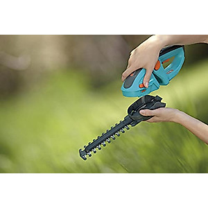 Gardena 8895-U 7-Inch Cordless Lithium Ion Shrub Shears, Comfort Cut