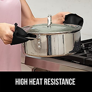 Gorilla Grip Heat and Slip Resistant Silicone Mini Potholders Mitts, Oven Mitt Gloves, BPA-Free, Textured Design, Better Grip, Hot Plate Holder, Kitchen Finger Grips, Cooking, Waterproof 2 Set, Black