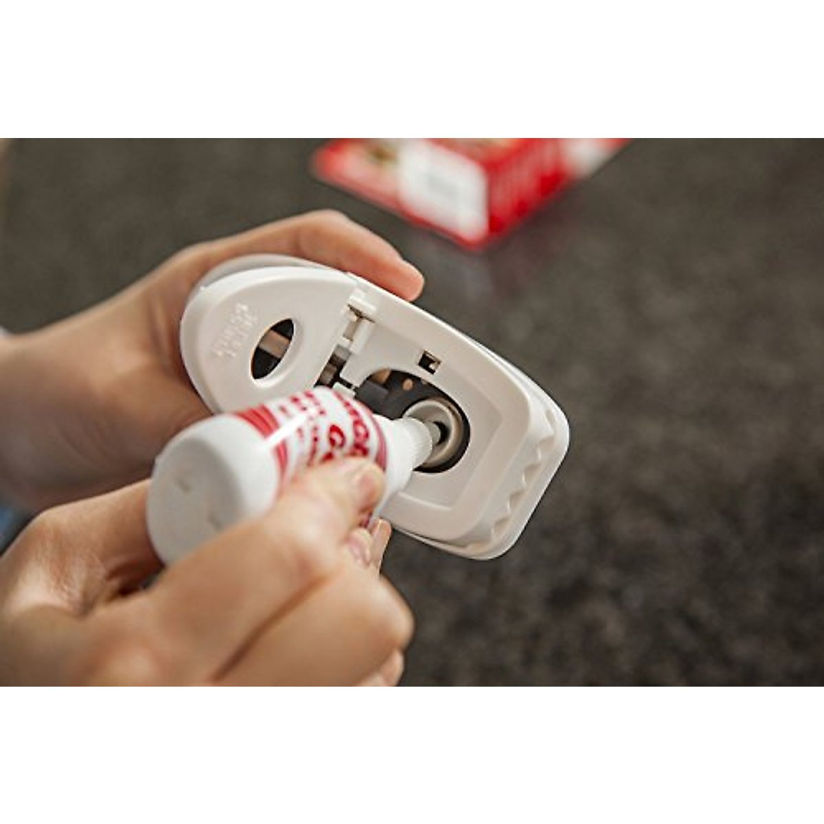 Tomcat Kill and Contain Mouse Trap, 2-Pack (set of 2 - Total 4 Traps) - With Attractant Gel