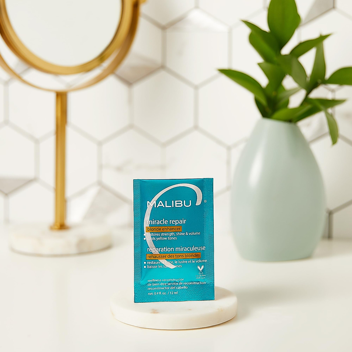 Malibu C Miracle Repair Hair Reconstructor, Blonde Enhancer (1 Packet) - Nourishing Hair Repair Treatment for Damaged Blonde Strands - Relieves Hair Discoloration