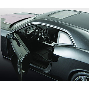 Maisto 1:24 Scale Assembly Line 2008 Dodge Challenger SRT8 Diecast Model Kit (Colors May Vary)