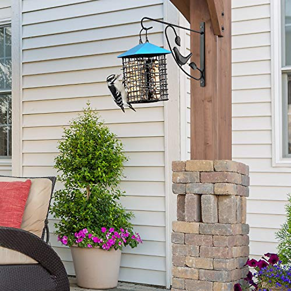 Amagabeli Hanging Plants Bracket 12in Wall Planter Hooks Hangers Flower Pot Bird Feeder Hanger for Fence Trees Wind Chimes Lantern Outdoor Indoor Patio Lawn Garden Shelf Fence Screw Mount Arm Black