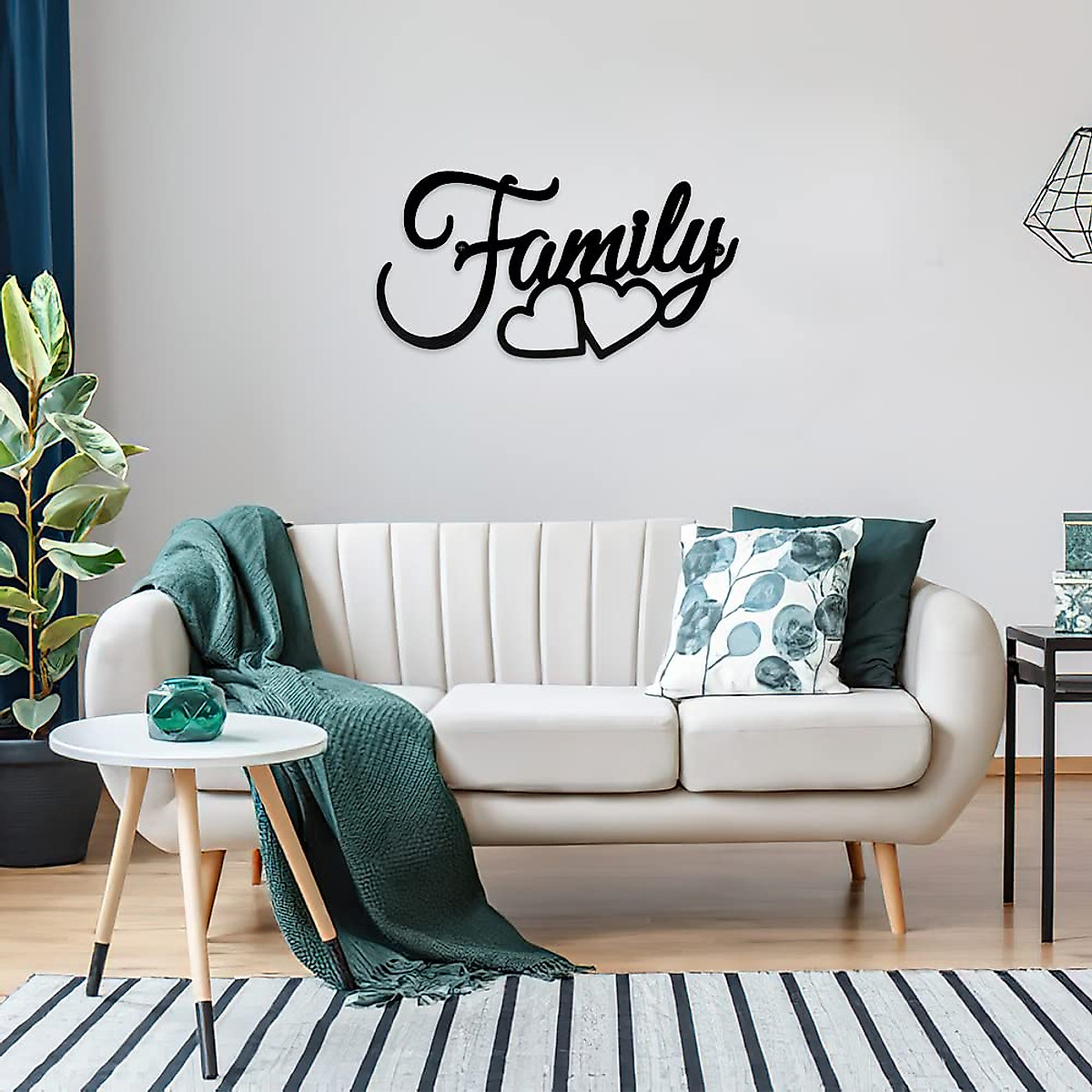 JIELISI Family Metal Wall Decor Sign Black Metal Family Word Wall Art Unique Steel Wall Decoration Hanging Decor for Living Room, Bedroom, Study, Kitchen, Garden