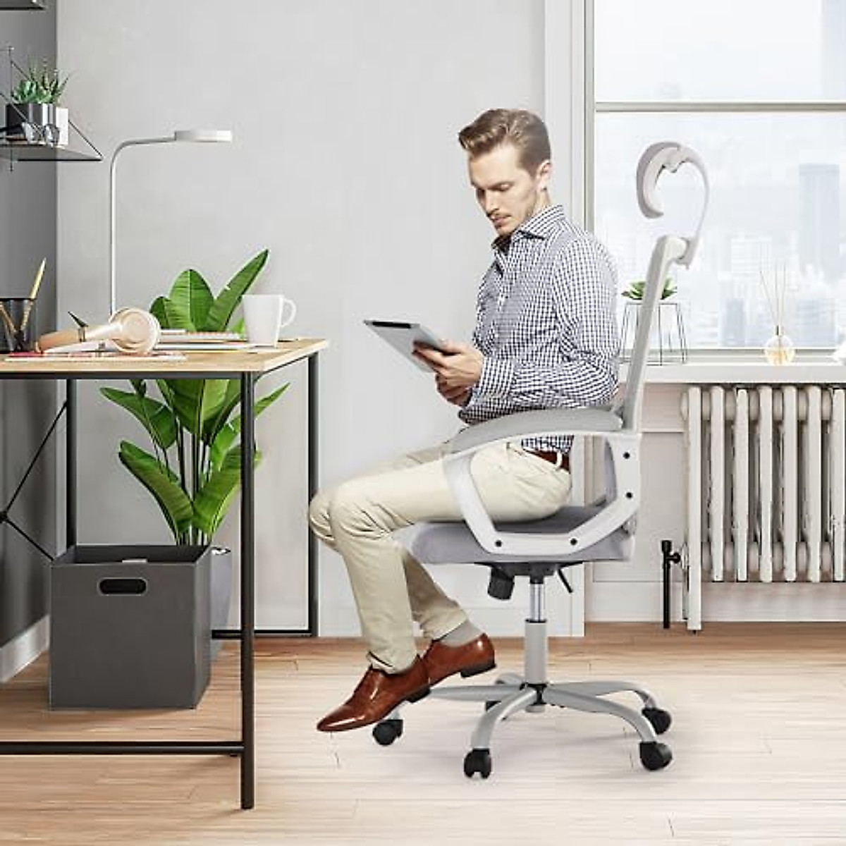 Sweetcrispy Ergonomic Home Office Desk Chair, Mesh Swivel Rolling Computer Chair with Adjustable Headrest, Soft PU Armrest, and Lumbar Support