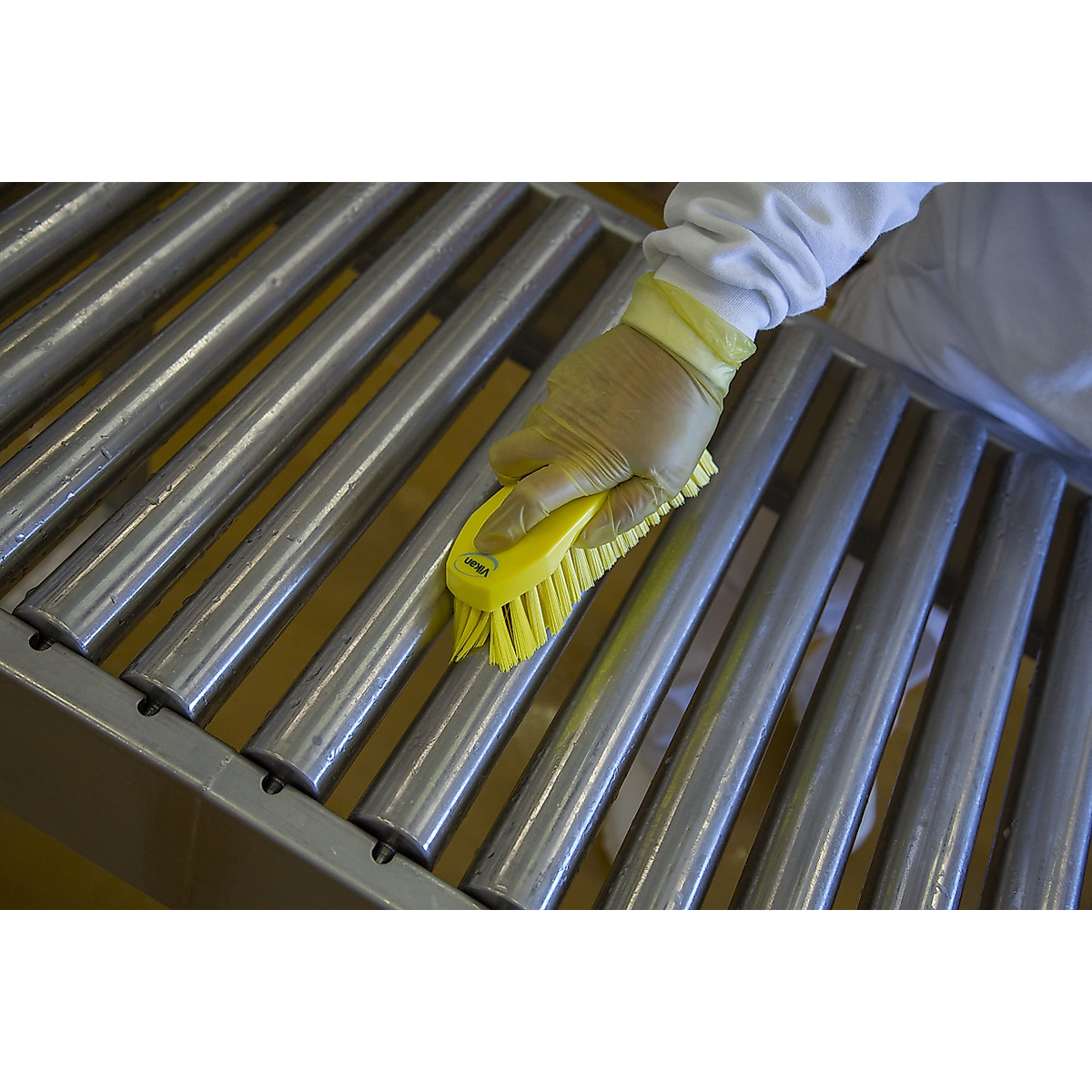 Vikan 38906 Brush,Scrub,Stiff,8",PP/PBT,Yellow