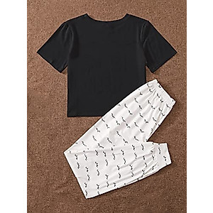 WDIRARA Women's Graphic Print Sleepwear Round Neck Short Sleeve Tee and Pants Pajamas Set Black White Eyelash S