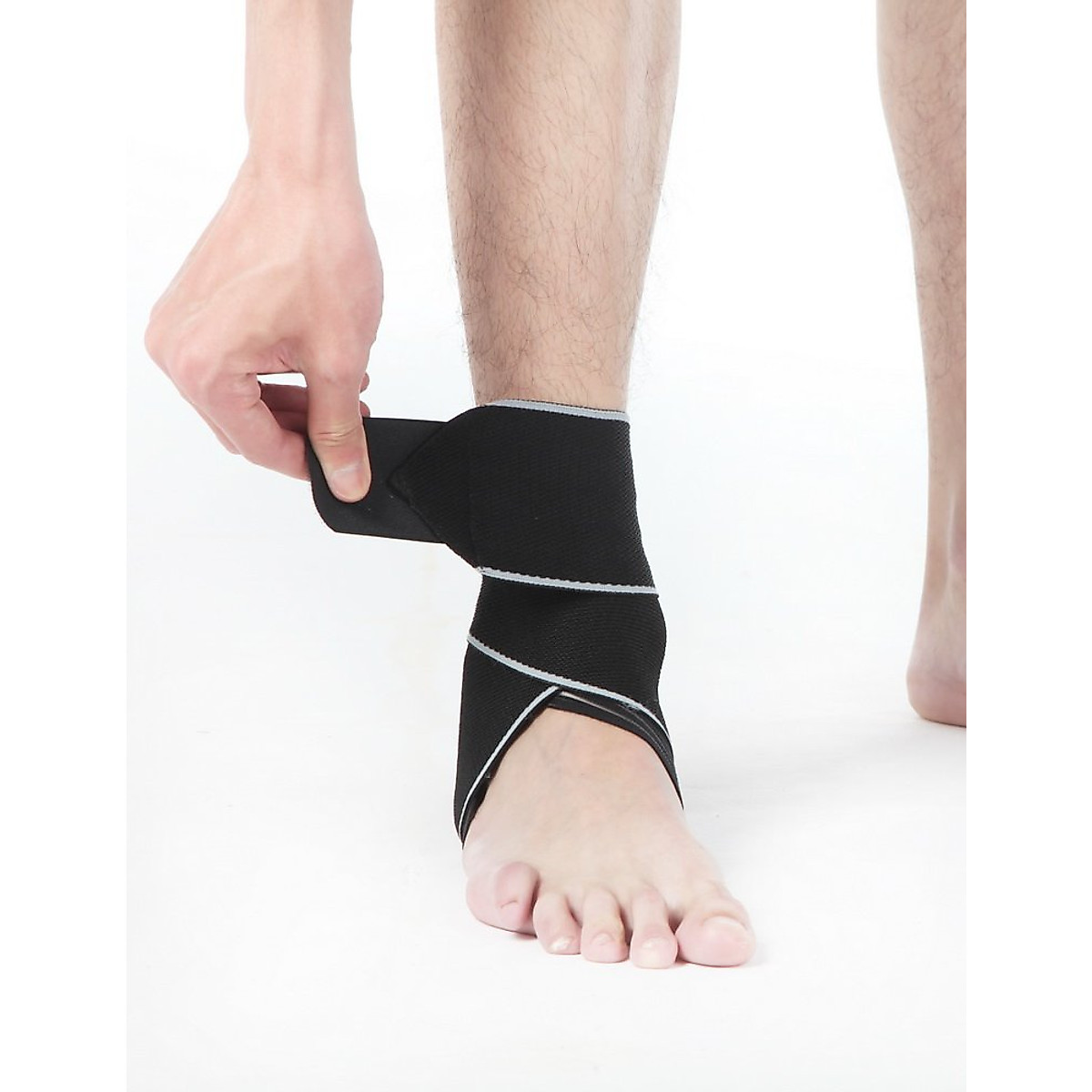 Lareinae Breathable Ankle Support Compression Brace with Adjustable Strap, Great for Runners, Ankle Sprain, and Swelling and Plantar Fasciitis, Instant Pain Relief, Suitable for Men&Women