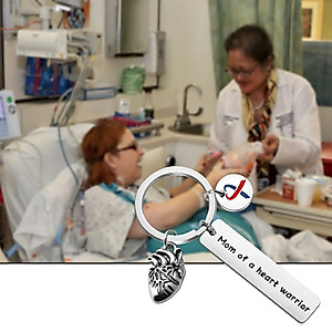 FUSTMW CHD Awareness Keychain Mom of A Heart Warrior Gifts CHD Heart Defect Recovery Gift Heart Disease Jewelry (Mom Heart Warrior ky)