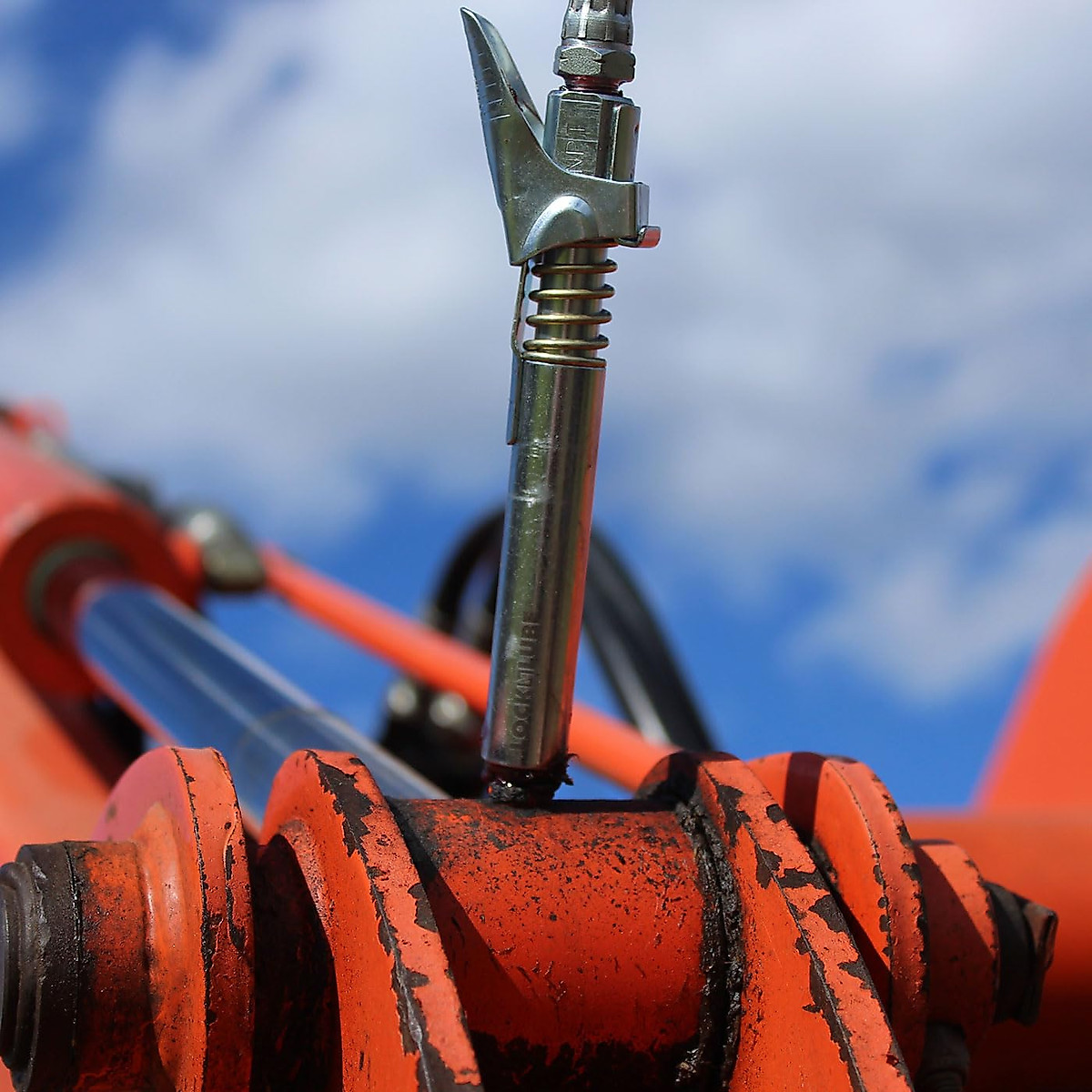 LockNLube Grease Gun Coupler XL - Extra reach for recessed grease fittings