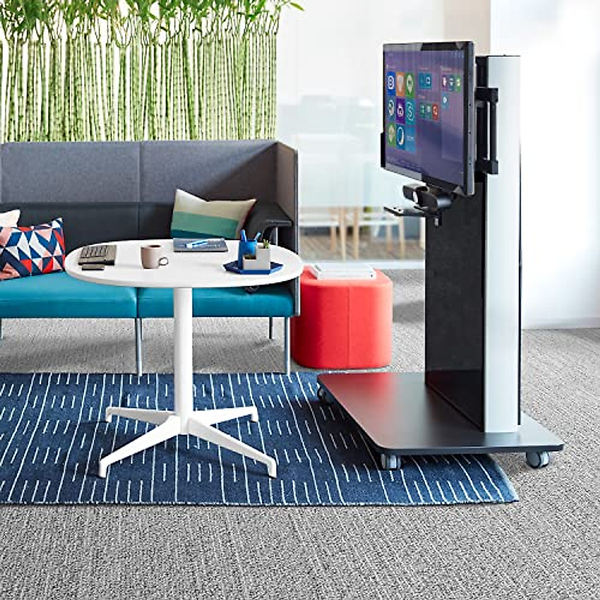 Logitech MeetUp Video Conferencing System, Ultra HD 4K/1080p/720p, 3 Microphones/Adjustable Speakers, Wide Field of View 120°, PC/Mac/Laptop/Macbook/Tablet - Black