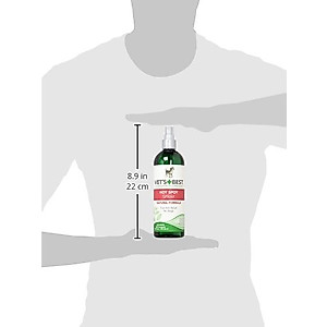 Vet’s Best Dog Hot Spot Itch Relief Spray | Relieves Dry Skin, Rash, Scratching, Licking, Itchy Skin, and Hot Spots | No-Sting and Alcohol Free | 16 Ounces