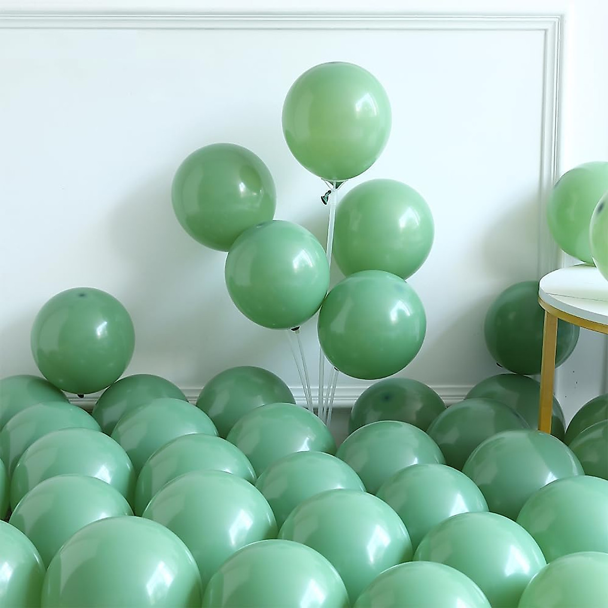 GIHOO 137PCS Sage Green Balloon Garland Arch Kit White Gold Confetti Balloons Retro Green Balloon and Gold Metallic Chrome Latex Balloons Set for Wedding Birthday Balloons Baby Shower Decorations
