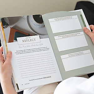 Devoted: 30 Days with Women of the Bible - Devotional Bible Study for Women