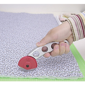 NT Cutter RO1000GPUSA 45mm Rolling Cutter with Metal Handle