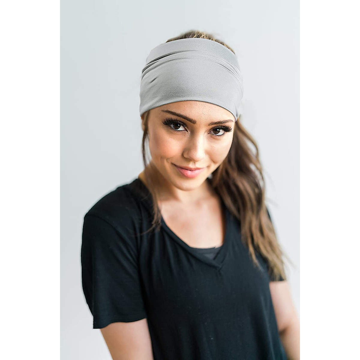 GILI 2 Pack Wide Headbands for Women Boho African Knotted Non Slip Fashion Hair Bands Yoga Running Sports Workout Gym Head Wraps Elastic Soft Cotton Cloth Turbans Bandana for Girls(Light Grey, Skin)