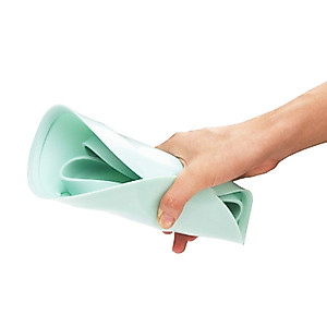 Qshare Toddler Plate, Portable Baby Plates for Toddlers and Kids, BPA-Free Strong Suction Plates for Toddlers, Dishwasher & Microwave Safe Silicone Placemat 9x6x1.4 inch