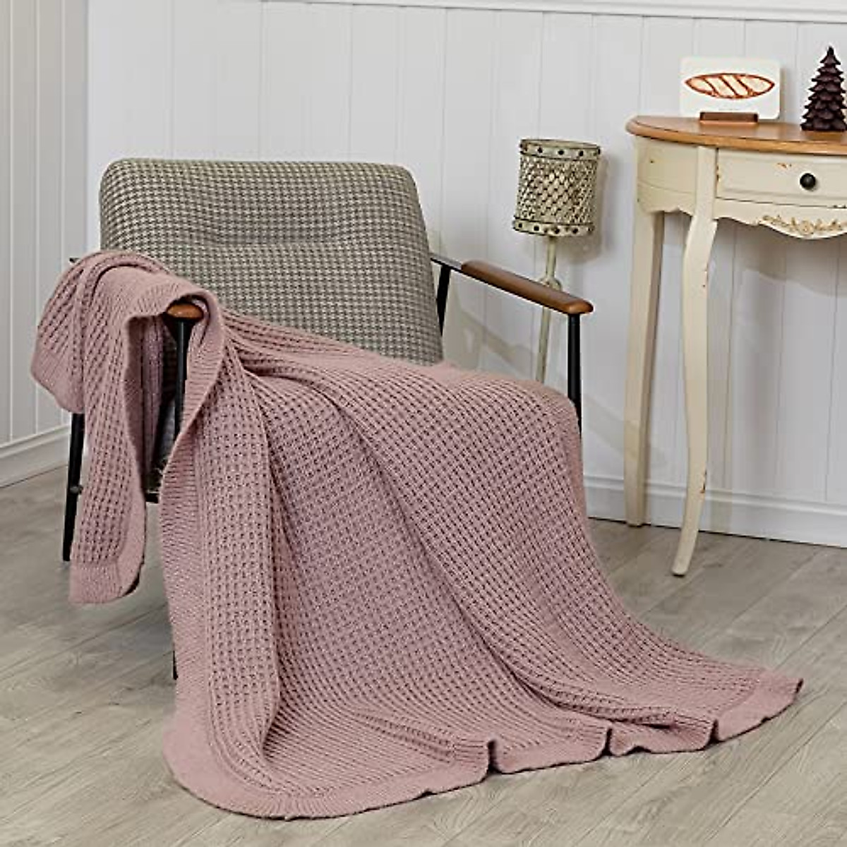 Amélie Home Soft Cozy Waffle Knit Throw Blanket with Ruffled Fringe, Decorative Lightweight Knitted Throw Blankets for Couch Bed Sofa (Misty Rose, 50'' x 60'')