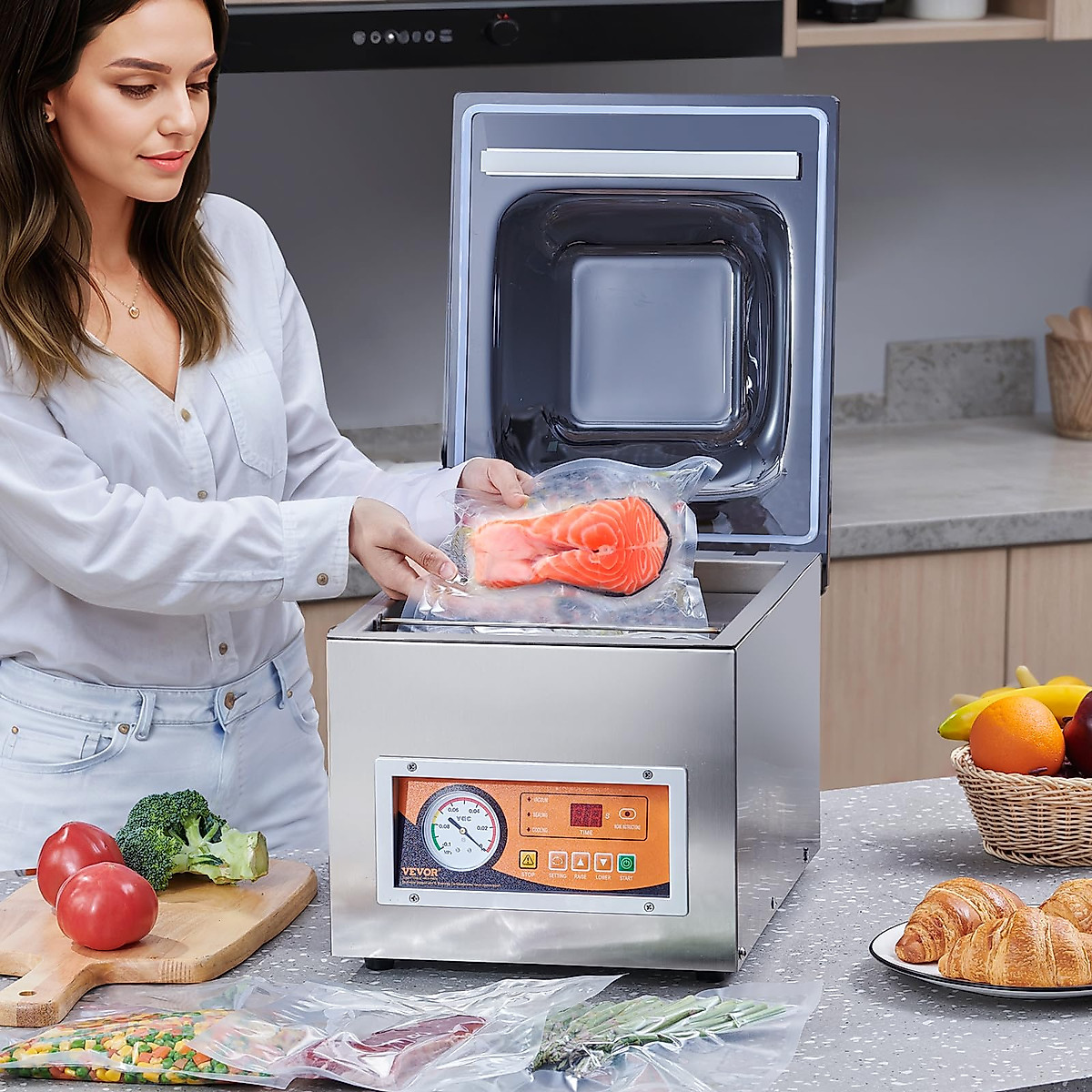 VEVOR Chamber Vacuum Sealer, 260W Sealing Power, Vacuum Packing Machine for Wet Foods, Meats, Marinades and More, Compact Size with 10.2" Sealing Length, Applied in Home Kitchen