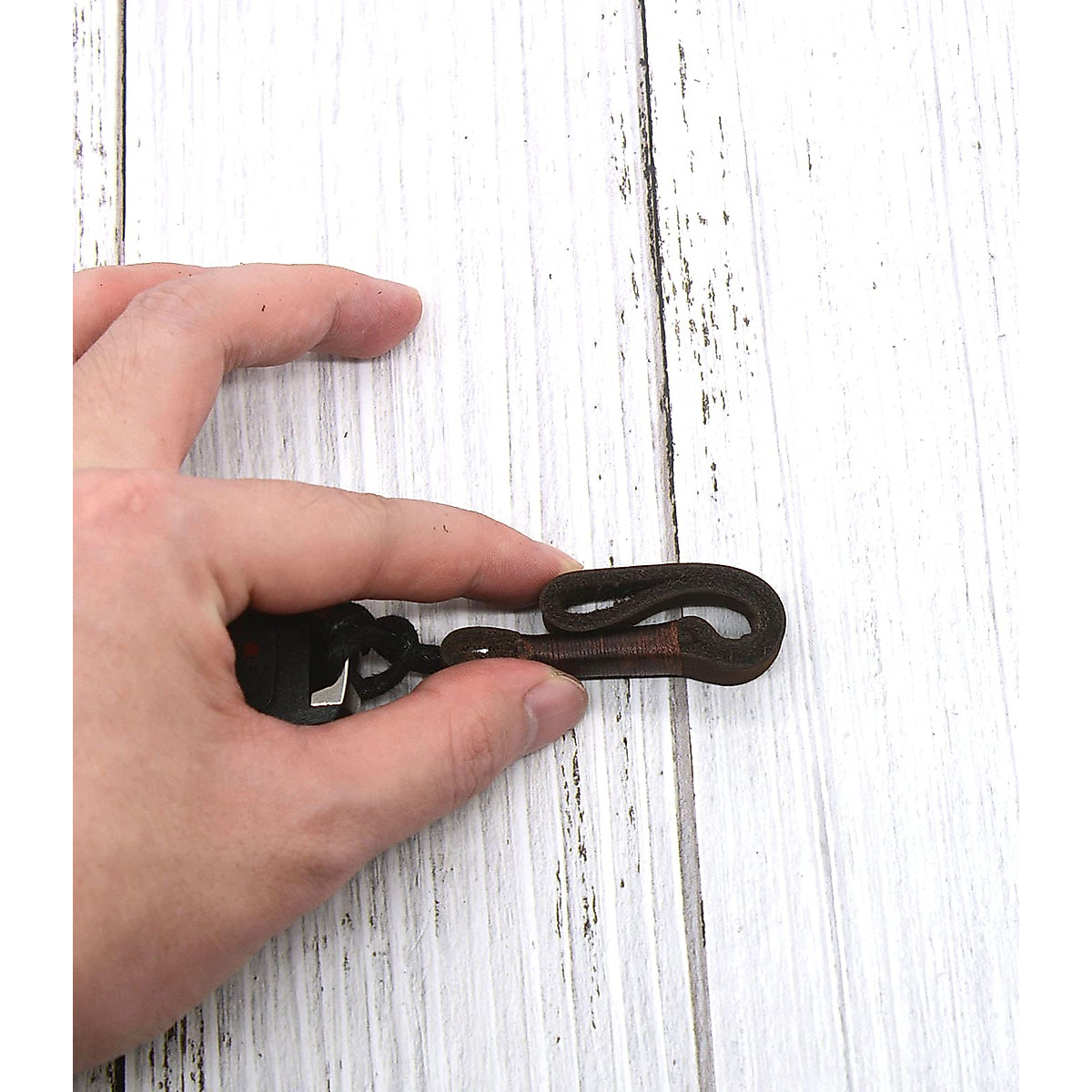 LAGIPA Leather Car Key Fob Keychain, Non-metallic Car Key Rope Lanyard Holder, No Metal Scratch