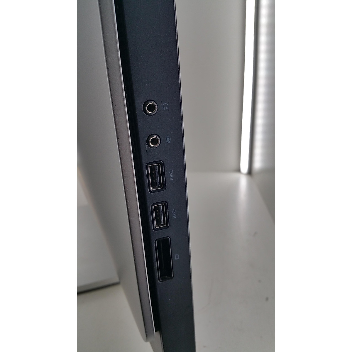 Dell Optiplex 9020 All-In-One Intel i7-4770s 3.1 GHz - 8GB Ram - 1TB Hard Drive - Windows 10 Home (Renewed)