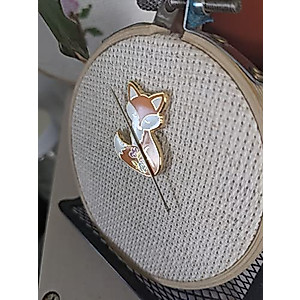 Forest Fox Needle Minder