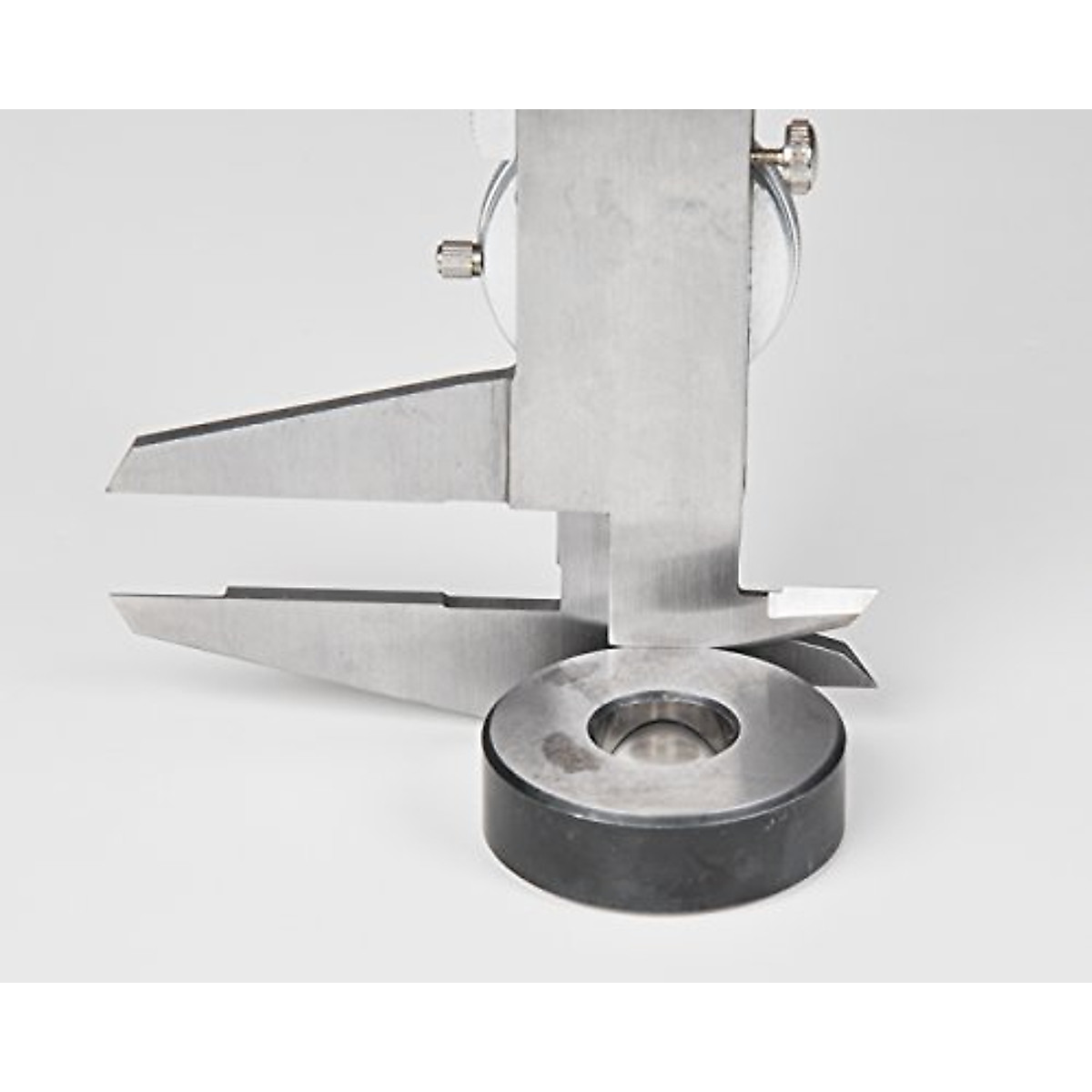 Fowler 52-008-706-0, Premium Dial Caliper With 0-6" Measuring Range (White)