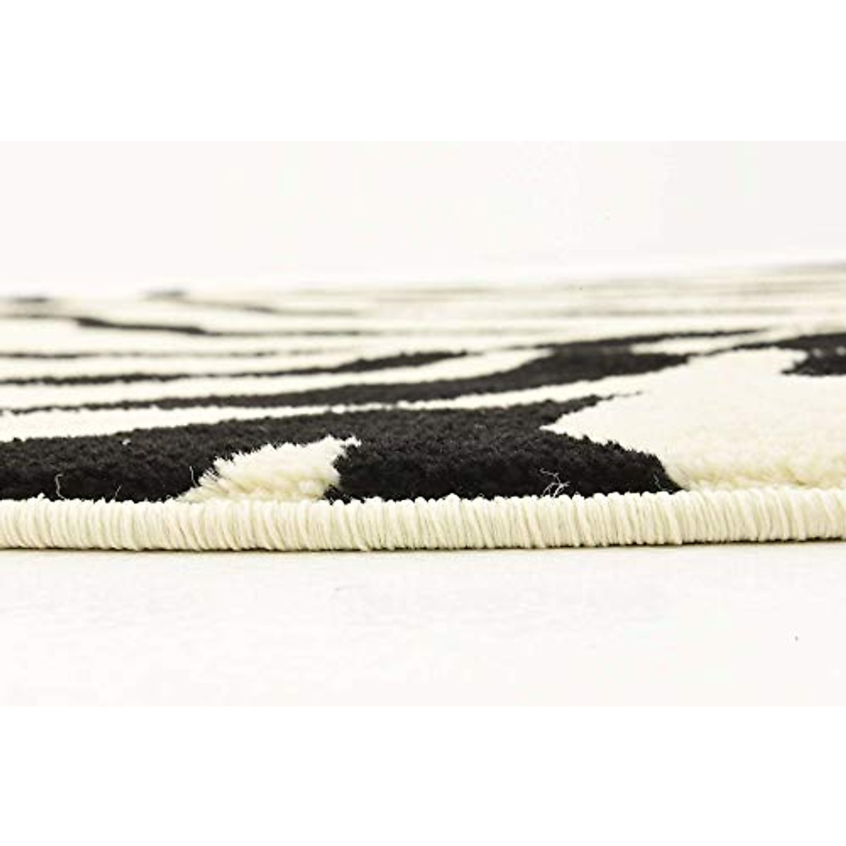 Unique Loom Wildlife Collection Animal Inspired with Zebra Design Area Rug, 4 ft x 4 ft, Ivory/Black