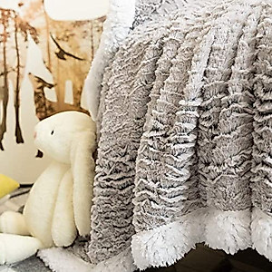 Vangao Wearable Blanket Hooded Throw Blanket Striped Fluffy Heavy Duty for Couch Chair Bed Sofa Oversized Hoodie Soft Winter Blanket Sherpa Reverse Cozy Xmas Decorations 50x70 Inch Brindle