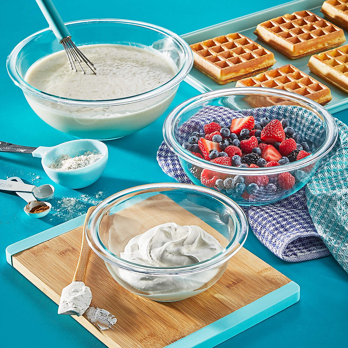 Pyrex Smart Essentials 3-Piece Prepware Mixing Bowl Set, 1-Qt, 1.5-Qt ,and 2.5-Qt Glass Mixing Bowls, Dishwasher, Microwave and Freezer Safe