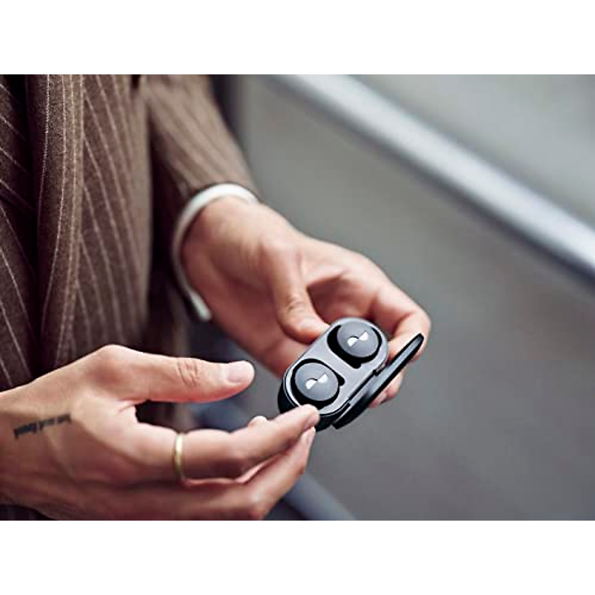 nura - NuraTrue - True Wireless Earbuds with Personalized Sound, Active Noise Cancellation, up to 24 Hours Battery, Bluetooth 5.0, aptX, Sweat Resistant