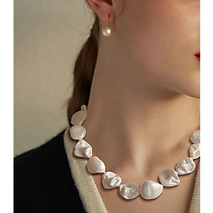 Pearl Choker Necklace for Women Boho Beaded Statement Necklace with Black White Large Freshwater Pearls Silver Fashion Jewelry Gift(White)