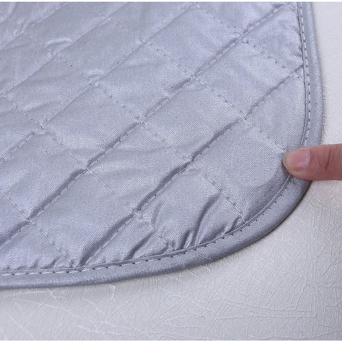 Kaxich Foldable Magnetic Ironing Mat Washer Dryer Heat-Resistant Ironing Pad Blanket Thick Portable Ironing Board Cover for Table, Travel and Flat Surface 33"X 19"