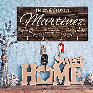 Personalized Key Hook for Wall - Cuztomized Wooden Key Hooks Decorative for Home Kitchen Farmhouse Decor - Custom Organizer Mother's Day Gift for Key Bill Glass Holder for Entryway Storage Hallway C01