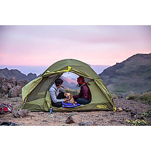 Ruffwear, Highlands Dog Sleeping Bag, Water-Resistant Portable Dog Bed for Outdoor Use, Huckleberry Blue, Large