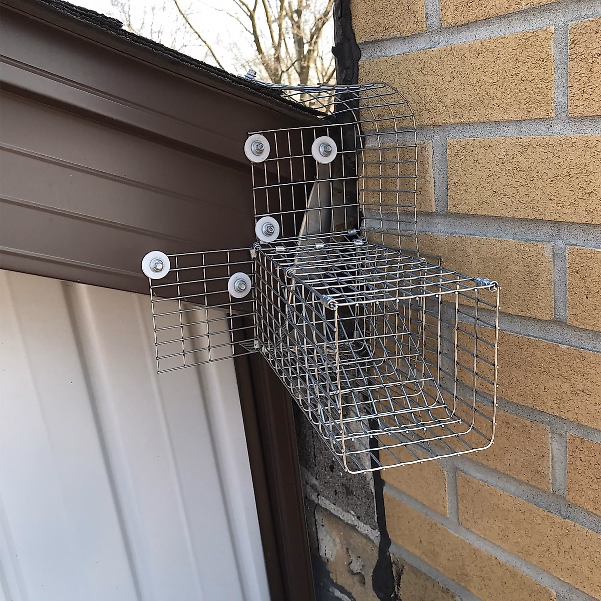 BKALEME One Way Squirrel Door Excluder, Humane Squirrels, Chipmunks Contactless Excluder, for Outdoor Spaces Like Attics, Chimneys - Includes Full Installation Kit