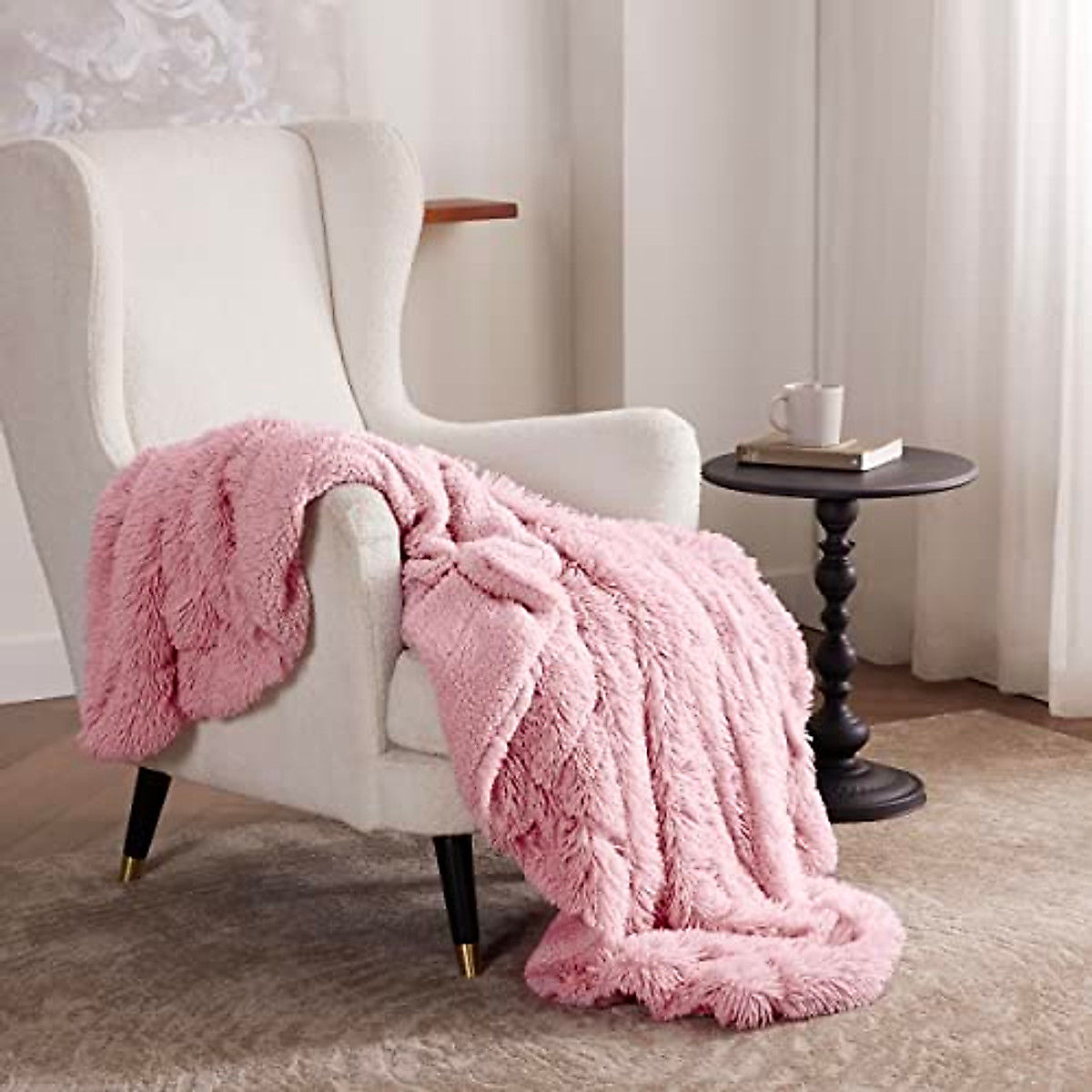 Bedsure Faux Fur Throw Blanket Pink – Fuzzy, Fluffy, and Shaggy Faux Fur, Soft and Thick Sherpa, Tie-dye Decorative Gift, Throw Blankets for Couch, Sofa, Bed, 50x60 Inches, 380 GSM