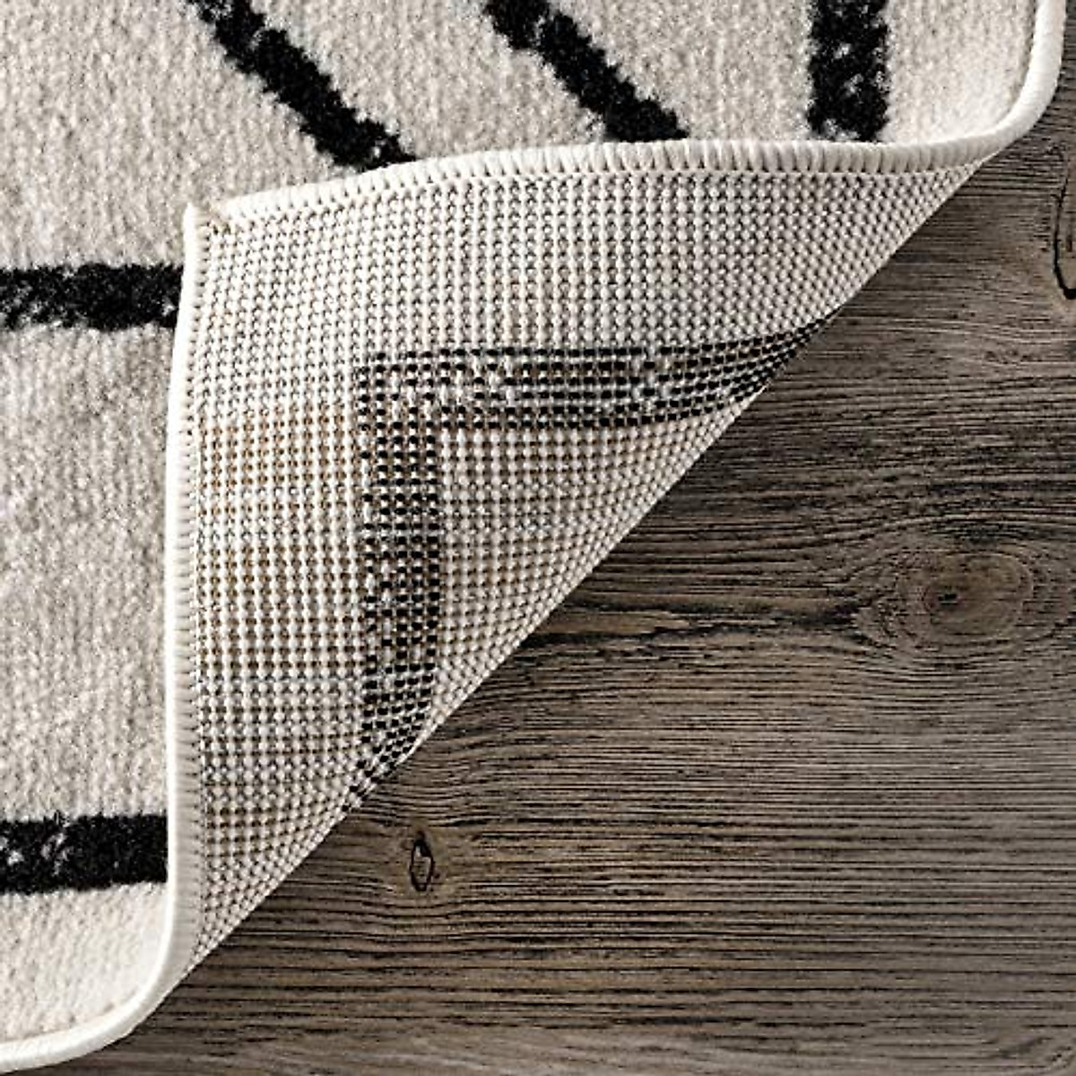 nuLOOM Saniyah Geometric Diamond Area Rug, 6' 7" x 9', Grey